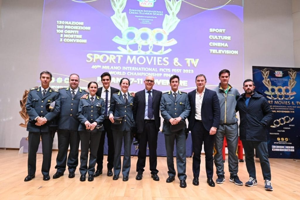 Il regista Antonilli con le Fiamme Gialle a SPORT MOVIES & TV – Milano ...