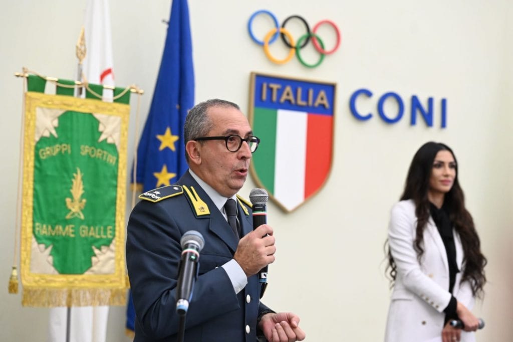 Gli Auguri delle Fiamme Gialle - Federazione Italiana Canottaggio