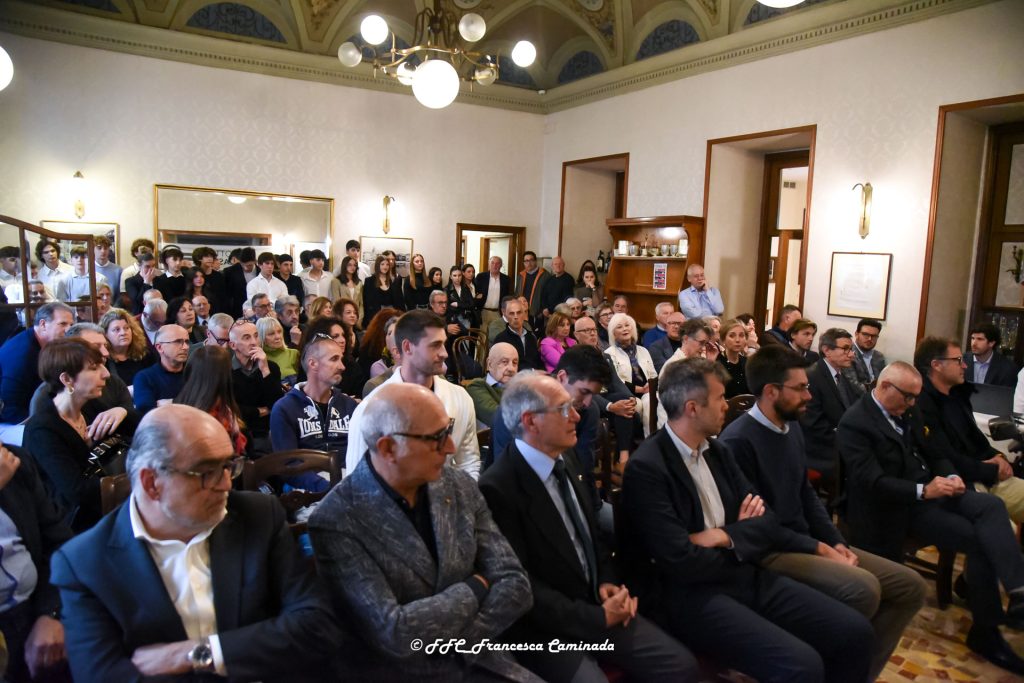 All’Hotel Tre Re la Canottieri Moltrasio ha premiato le sue stelle 2024 ...